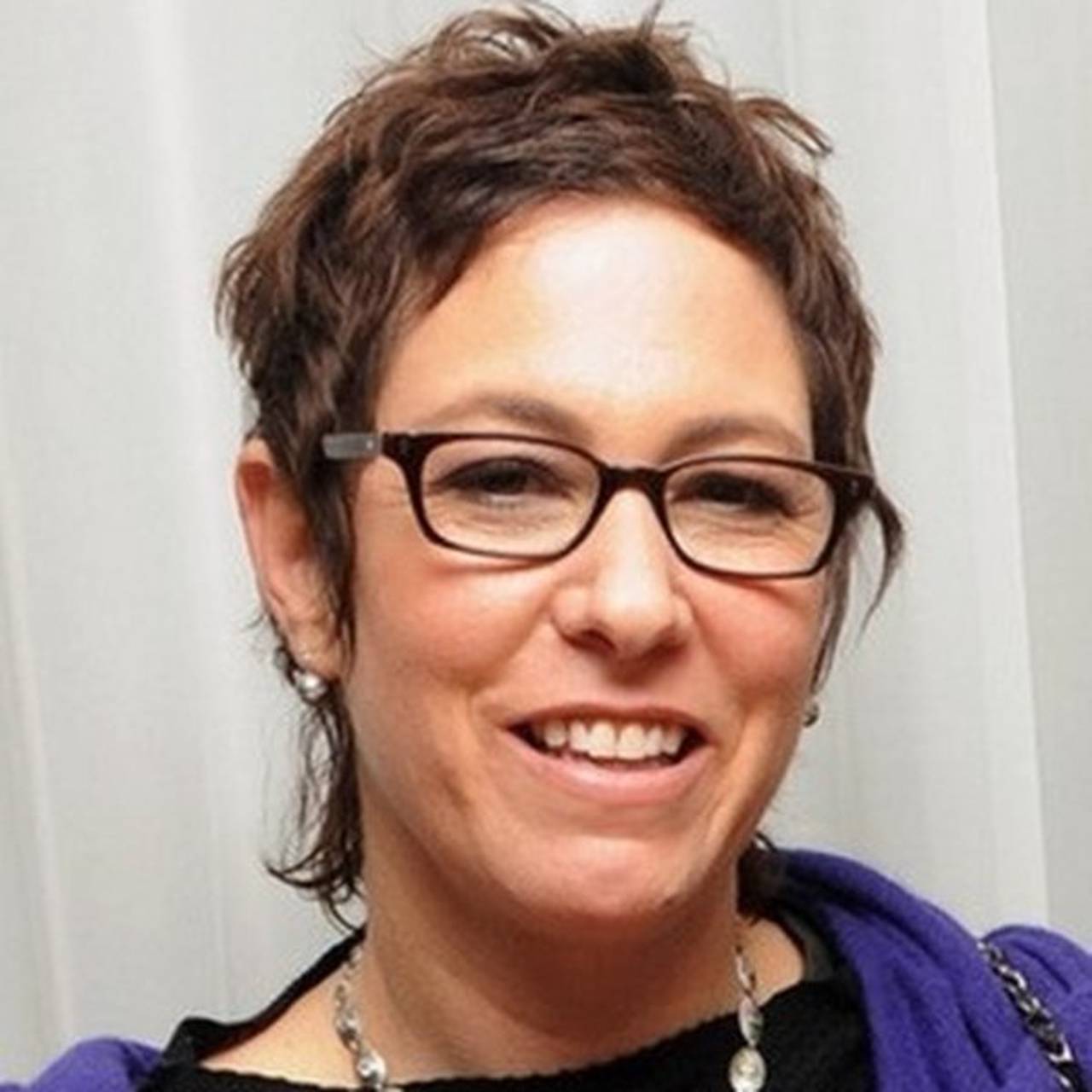 Watch Lisa Cholodenko's movies and TV series Online | Stream in HD on OSN+