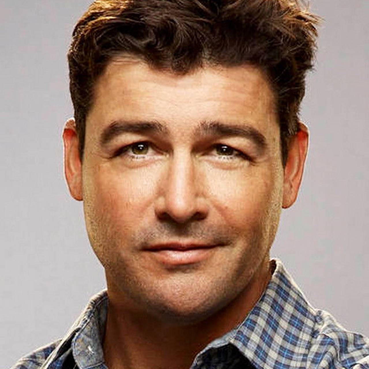 Watch Kyle Chandler's movies and TV series Online | Stream in HD on OSN+